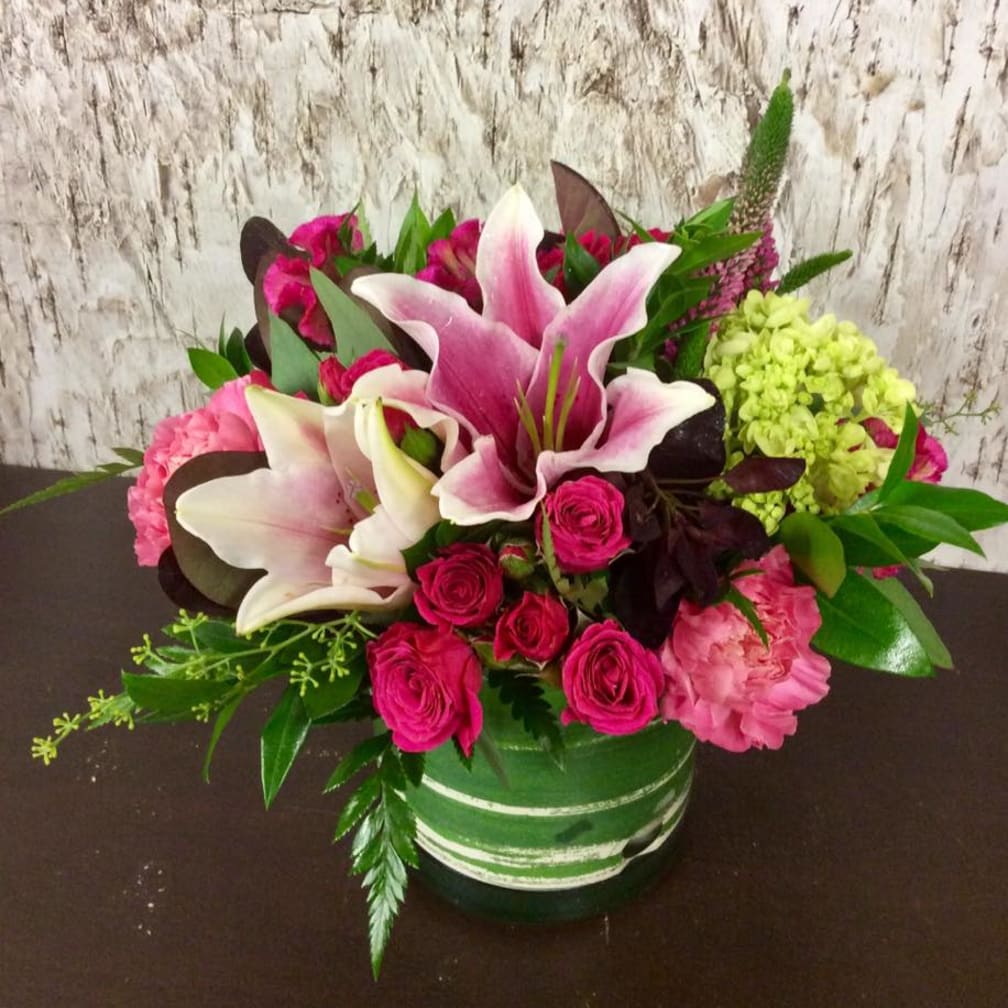 Studio City Florist | Flower Delivery by Dee's Flowers