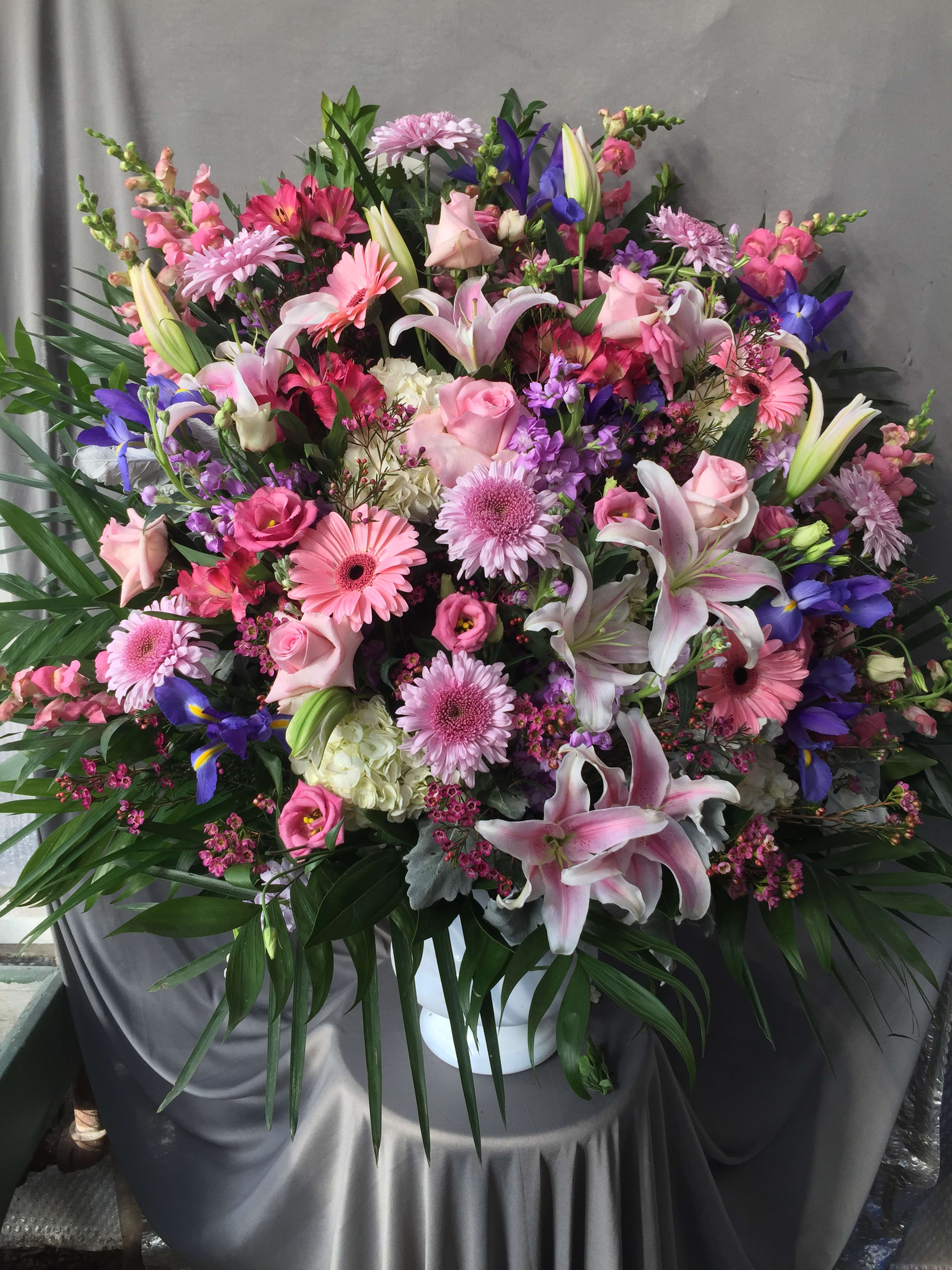 Funeral Container for Woman in Glenside, PA | Coupe Flowers Inc.