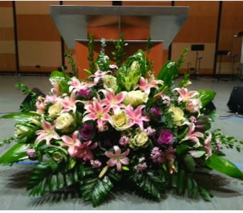 PODIUM ARRANGEMENT 72 [TTPOD72] in Arlington, VA | Twin Towers Florist
