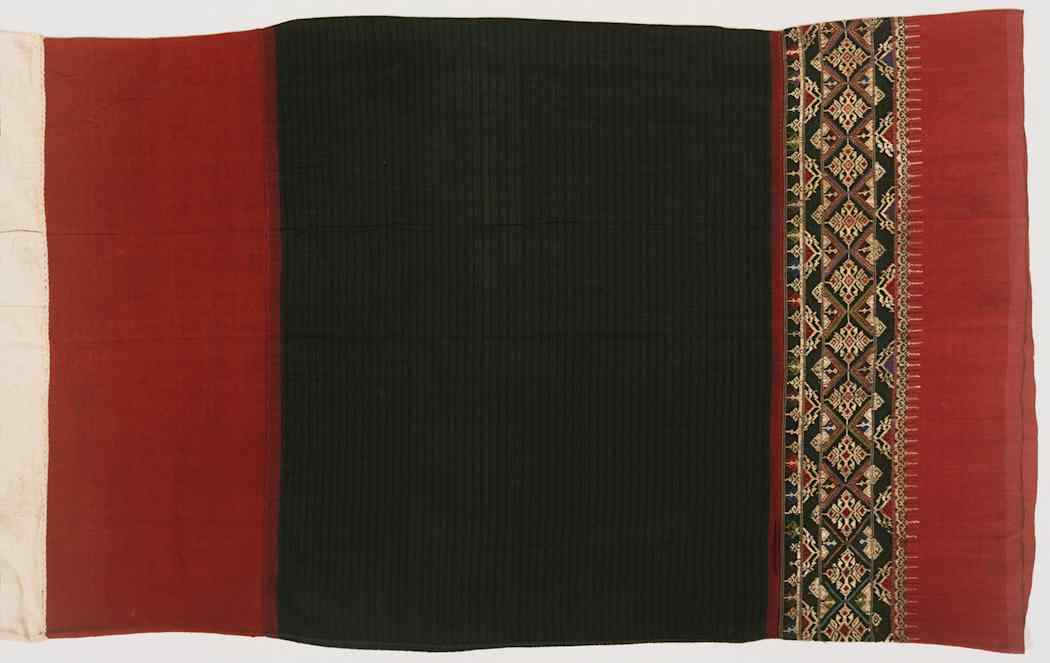 Bloomsbury Fashion Central - Woman's Skirt (Phaa Sin)