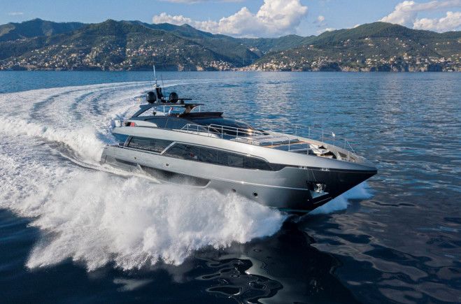 Luxury super yachts for sale - Sale & purchase