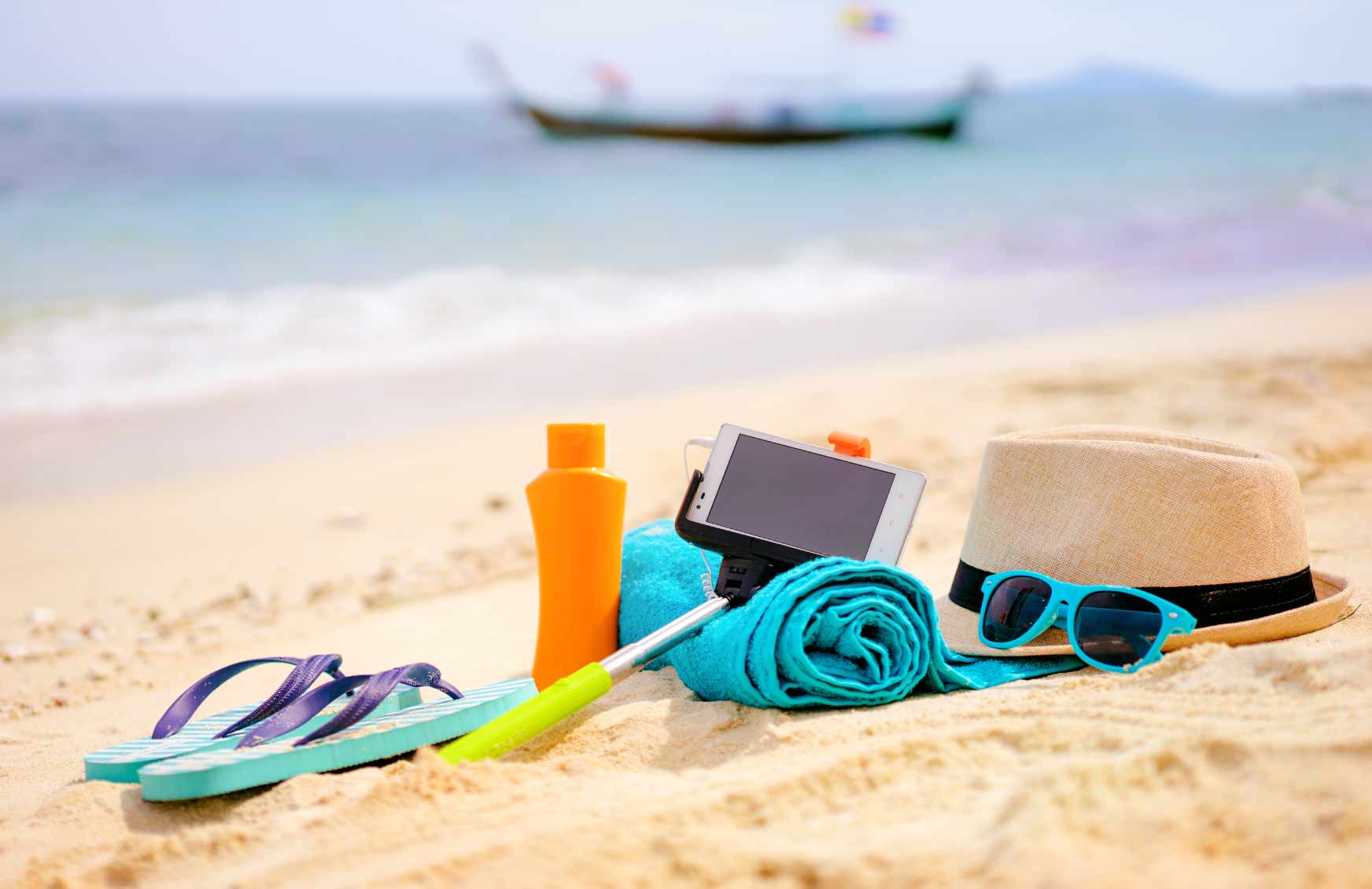 Ultimate Holiday Checklist: What Do I Need To Pack? | B&M Lifestyle