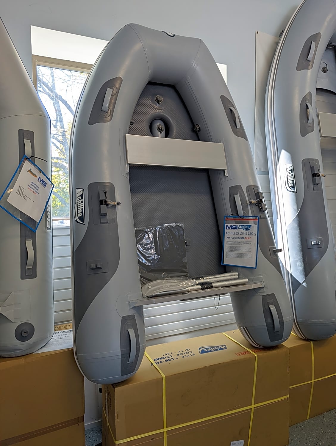 2022 Achilles LSI 230. Air floor roll up. 7'7" Hypalon Tubes. 55 lbs.