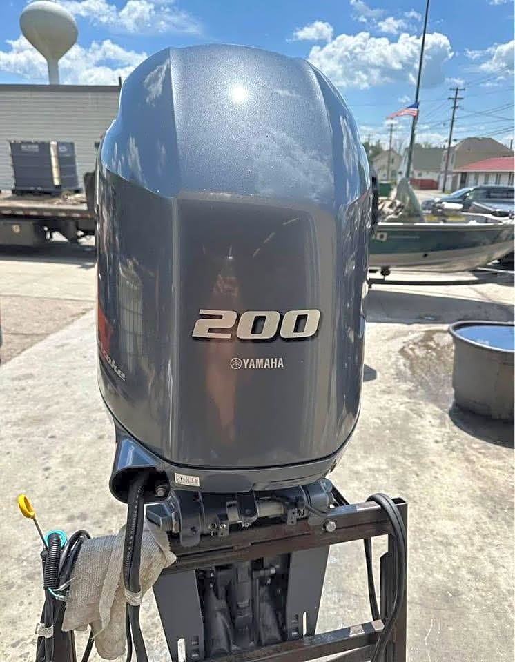 Slightly Used Yamaha 200HP 4 Stroke Outboard Motor Engine