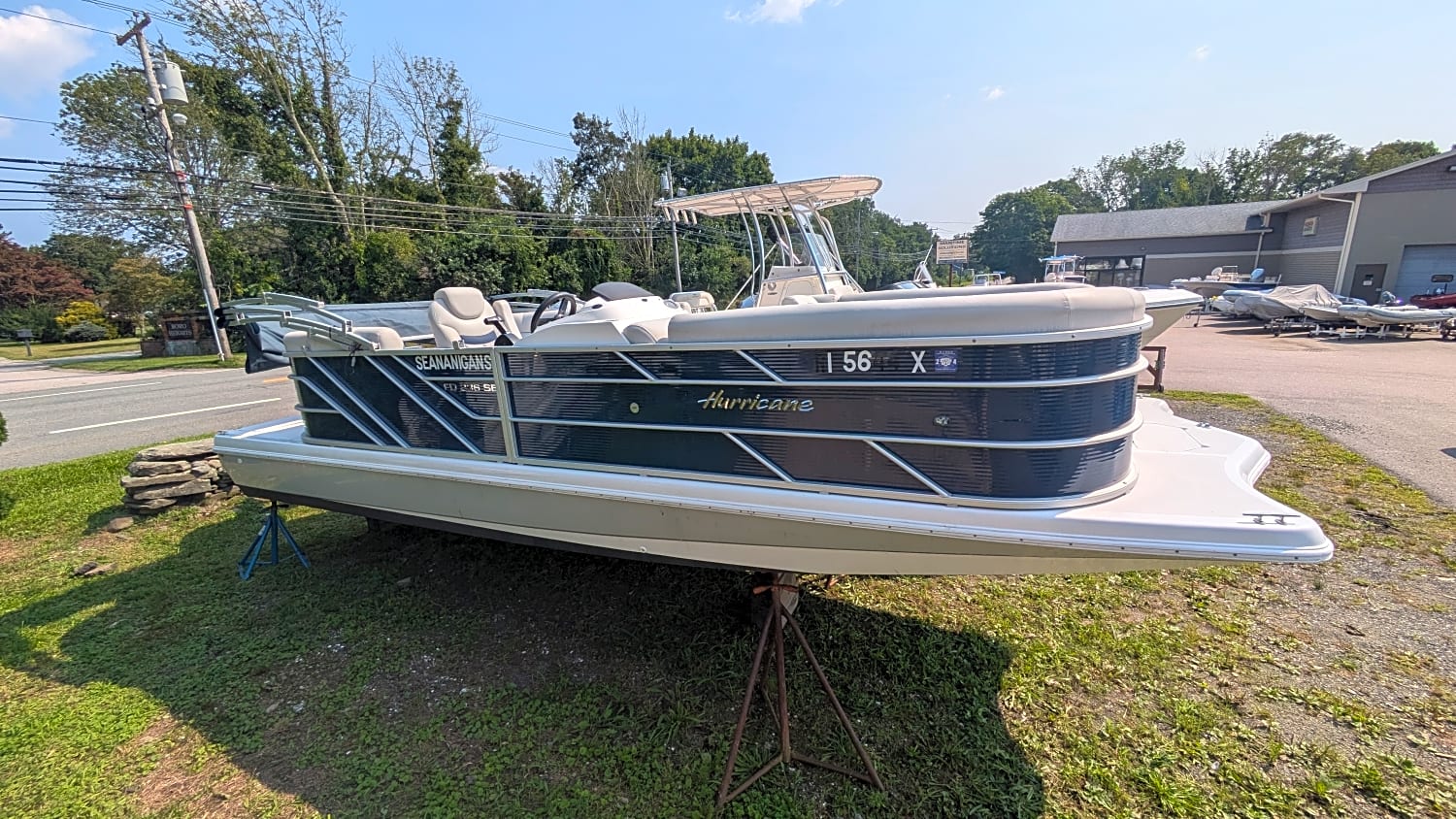 2021 Hurricane Fun Deck Boat