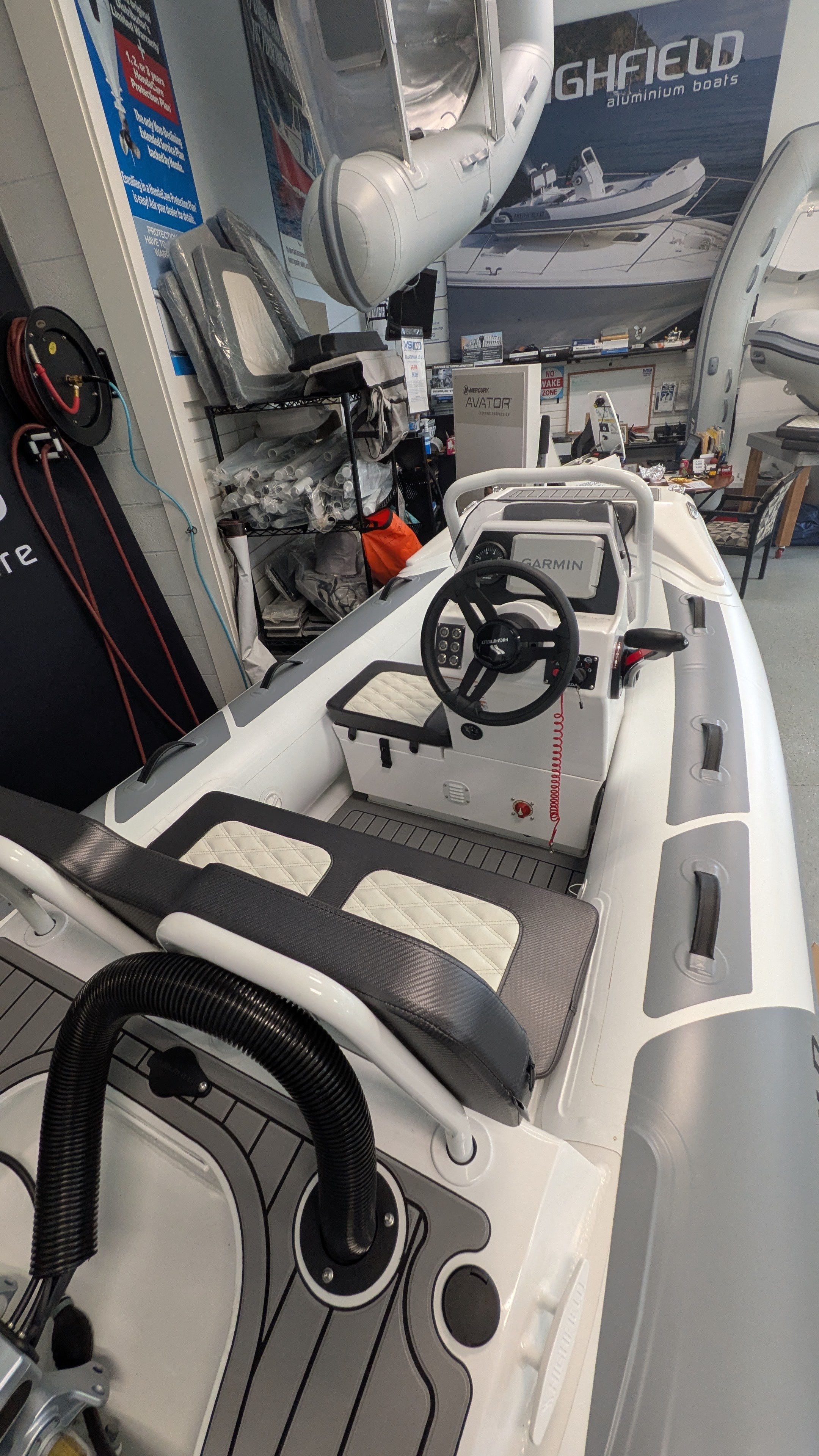 2025 Highfield Sport 330, Honda 30HP