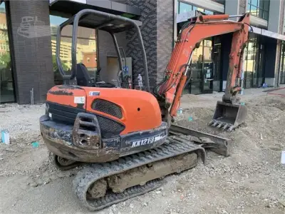 Used 2006 Kubota KX121-3 Excavator for sale.