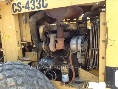Used 1997 Caterpillar CS-433C Compactor for sale.