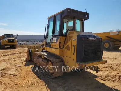 Used 2015 Caterpillar 953D Wheel loader for sale.