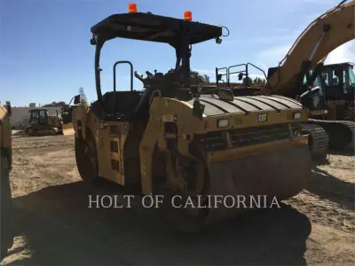 Used 2018 Caterpillar CB64B Compactor for sale.