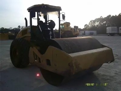 Used 2021 Caterpillar CS11GC Compactor for sale.