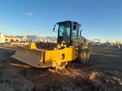Used 2022 Caterpillar CP74B Compactor #A5481972 for sale