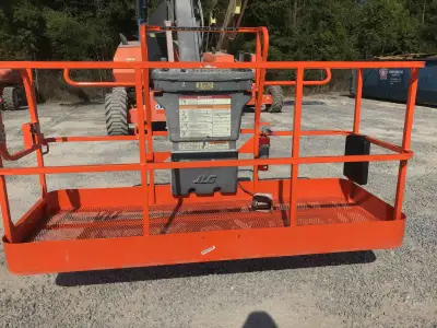 Used 2011 JLG 800AJ Articulating Lift for sale.