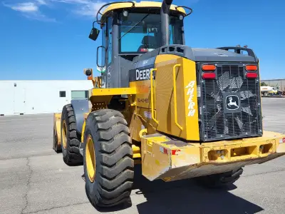 Used 2015 John Deere 524K Wheel loader for sale.