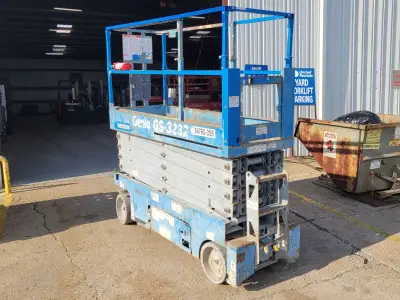 Used 2013 Genie GS-3232 Lift for sale.
