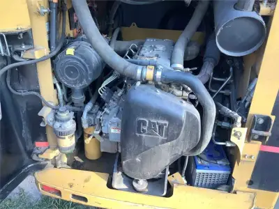 Used 2006 Caterpillar 232B Skid steer loader for sale.