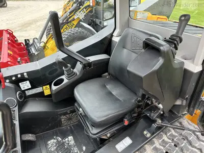 Used 2014 JCB 300T Compact track loader #A0883000 for sale