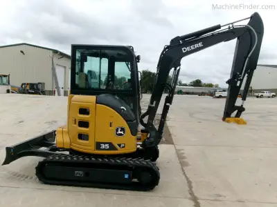 Usado 2023 John Deere 35P undefined #A8514703 en venta.