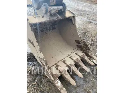 Used 2010 Komatsu PC228 Excavator #A6210540 for sale
