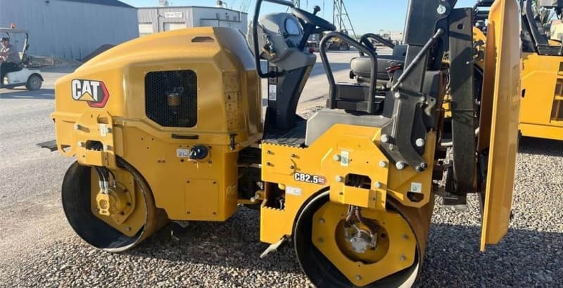 Used 2022 Caterpillar CB2.5 GC Compactor for sale.