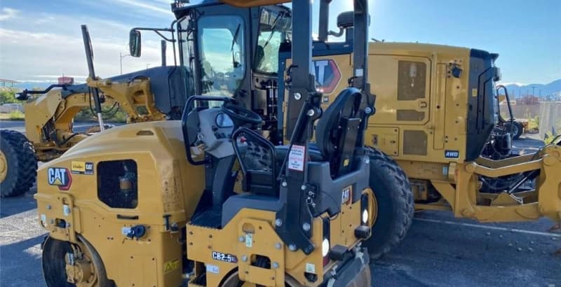 Used 2022 Caterpillar CB2.5 GC Compactor for sale.