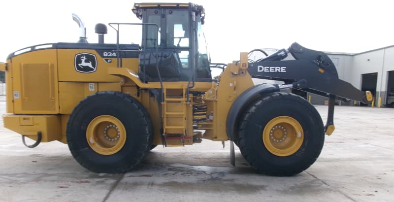 Usado 2023 John Deere 824P #A0217834 en venta.