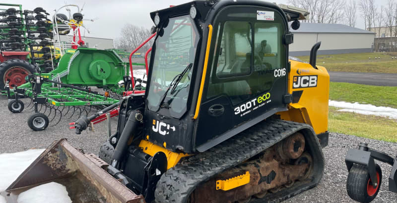 Used 2017 JCB 300T Compact track loader #A2343764 for sale