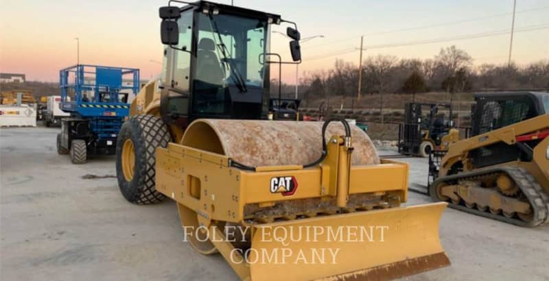 Used 2023 Caterpillar CS56B #A8630538 for sale