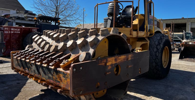 Used 2000 Caterpillar CP-563D Compactor #A7321020 for sale