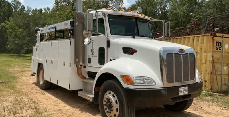 Used 2010 Peterbilt 355 Service truck #A3331328 for sale