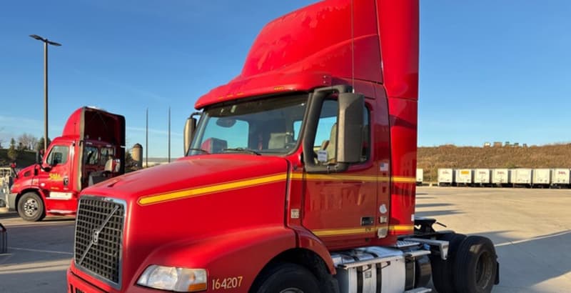 Used 2016 Volvo VNM42T Speciality truck #A5454761 for sale