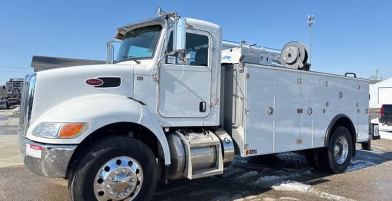 Used 2016 Peterbilt 337 Service truck #A4100322 for sale