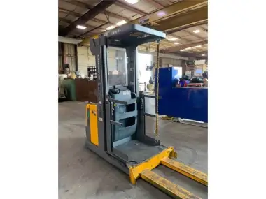 Used Jungheinrich Heavy Equipment for sale - Boom & Bucket