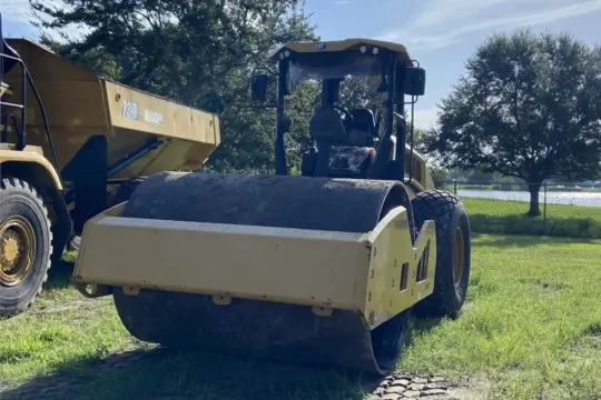 Used 2021 Caterpillar CS10GC Compactor #A3699336 for sale