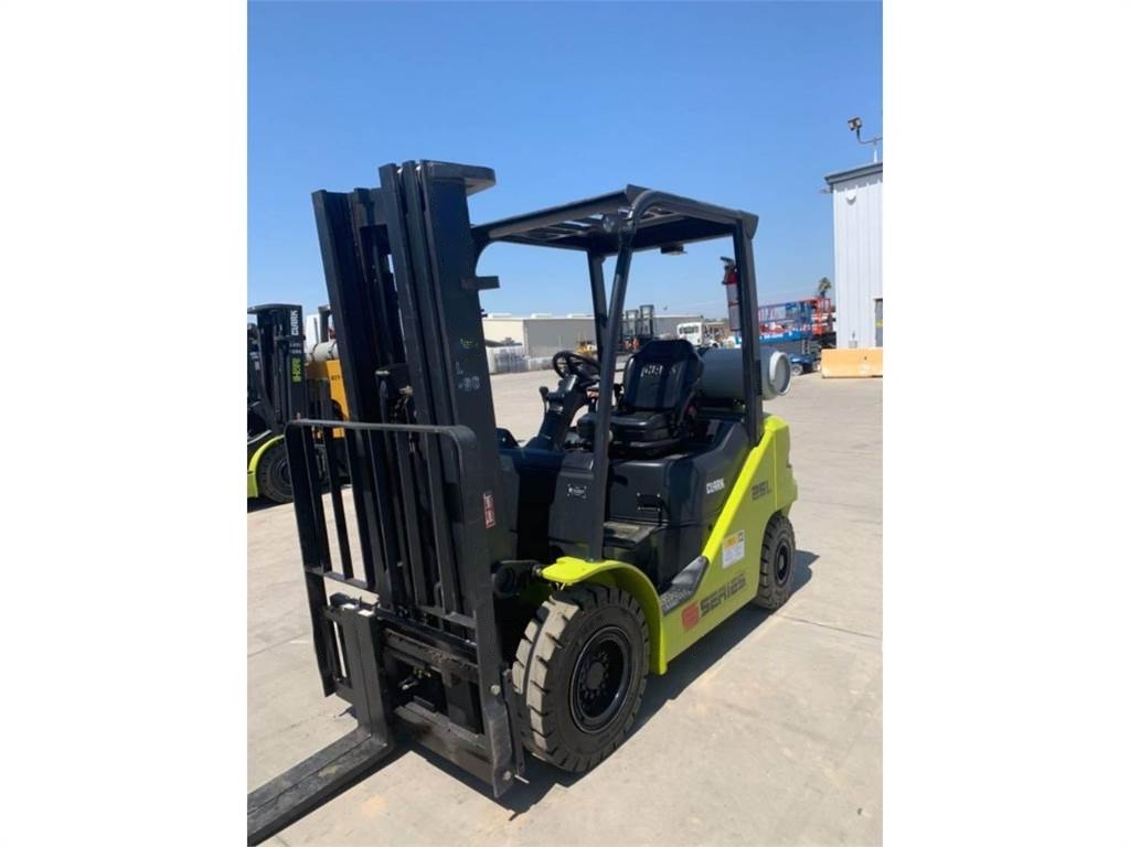 Used Clark Heavy Equipment for sale - Boom & Bucket