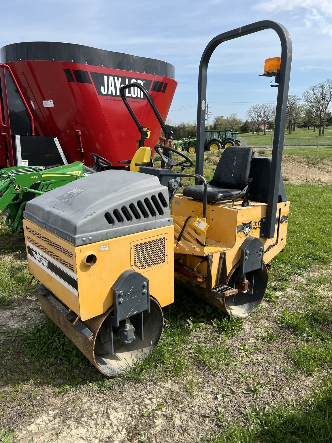 Used Stone Heavy Equipment for sale - Boom & Bucket