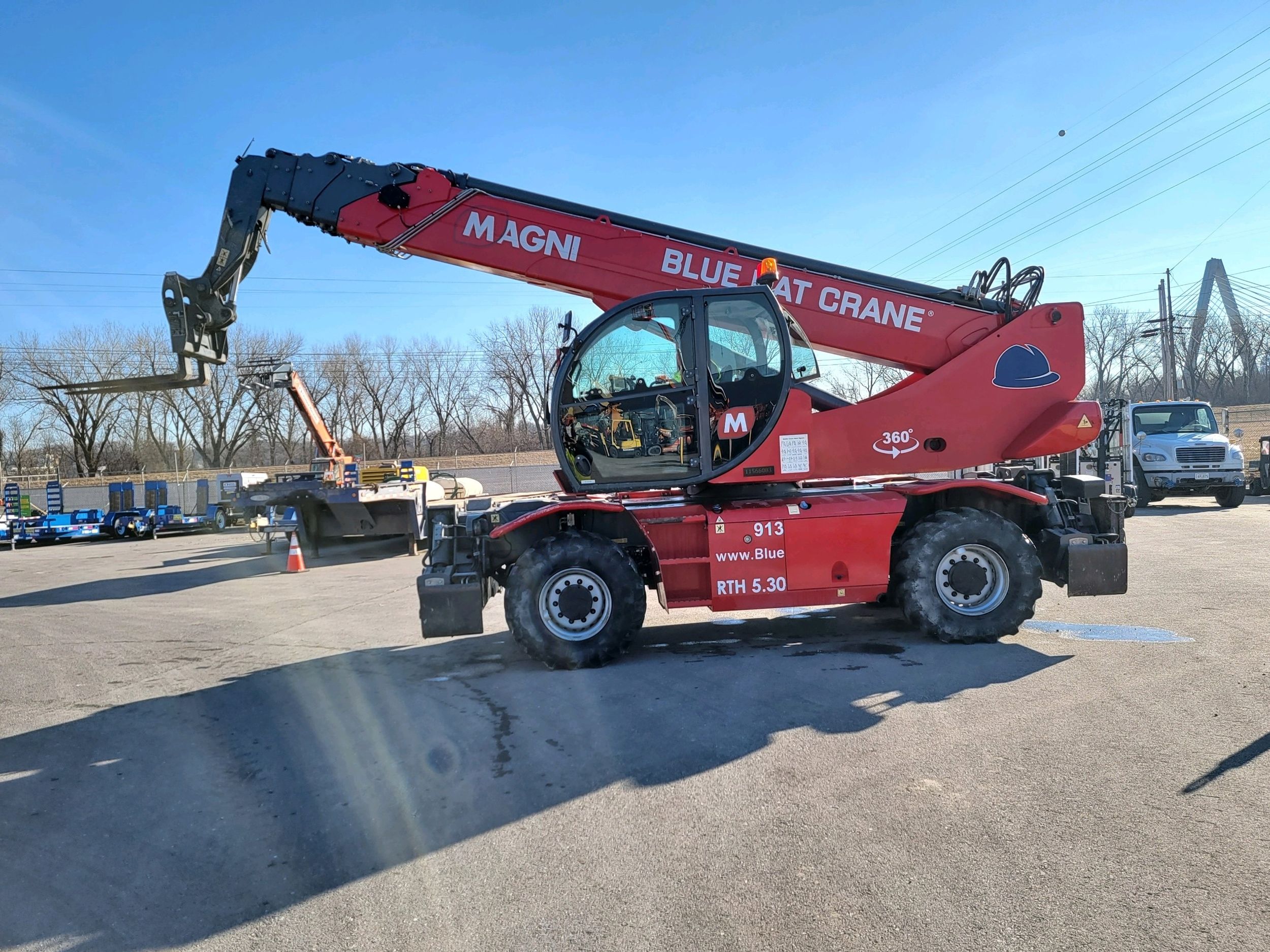 Used MAGNI Heavy Equipment for sale - Boom & Bucket