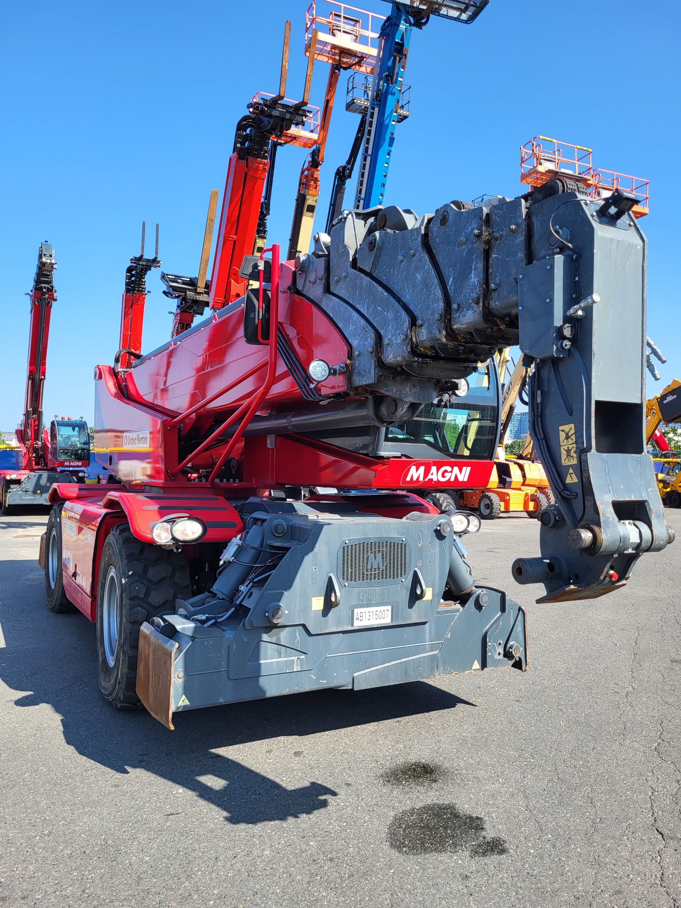 Used Magni Heavy Equipment for sale - Boom & Bucket