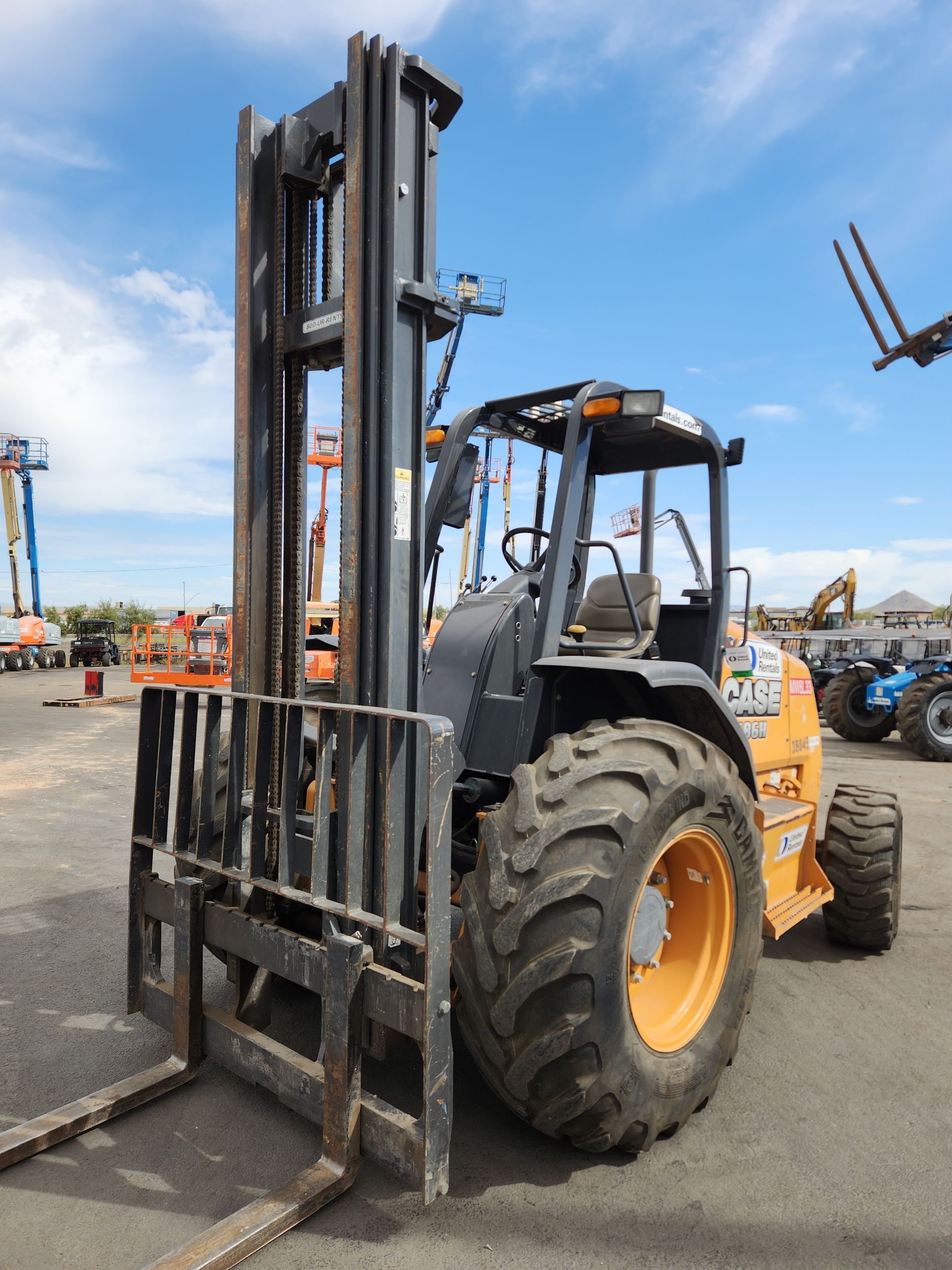 Used Heavy Equipment for sale - straight-mast-rough-terrain-forklifts