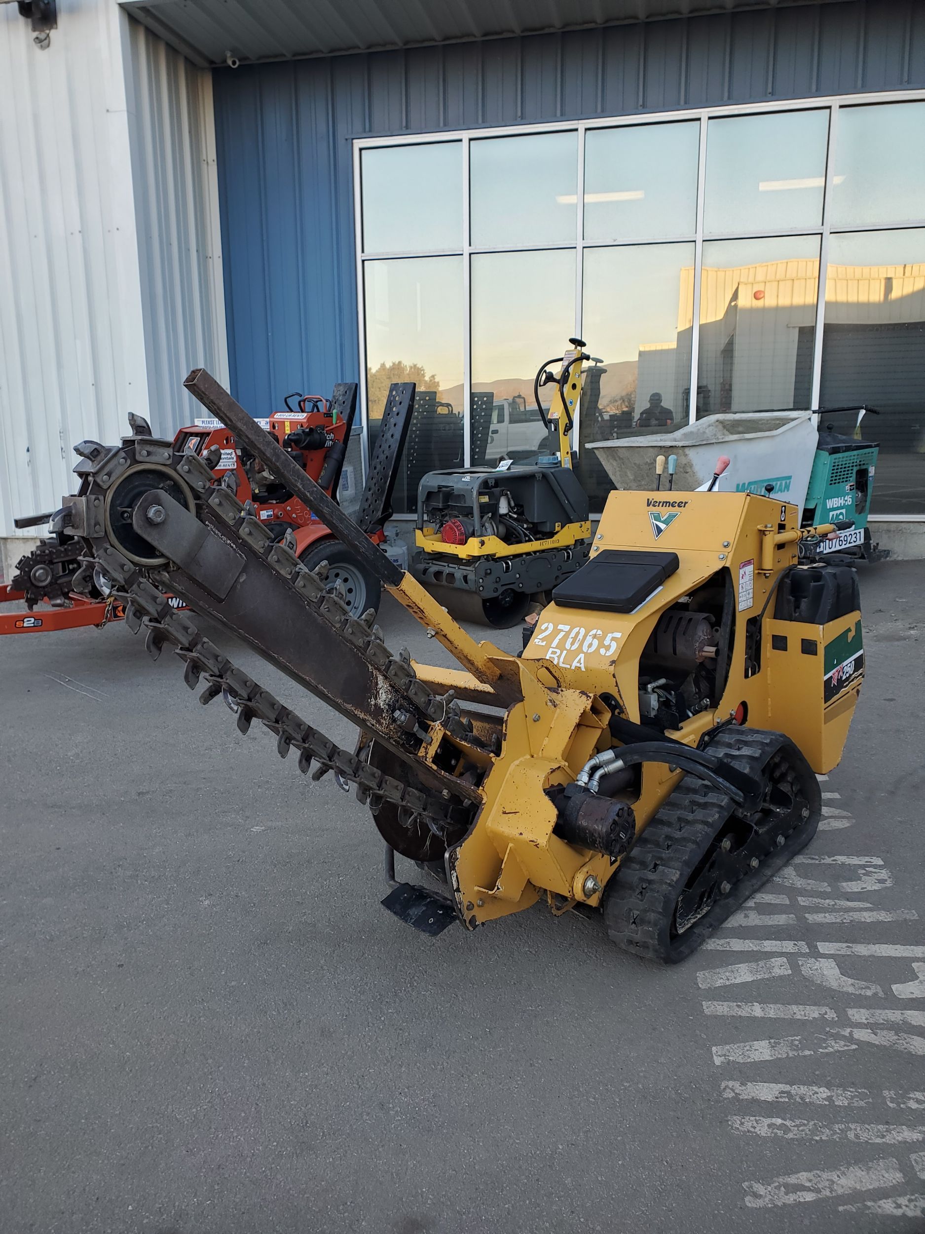 Equipo pesado Vermeer usado a la venta - Boom & Bucket