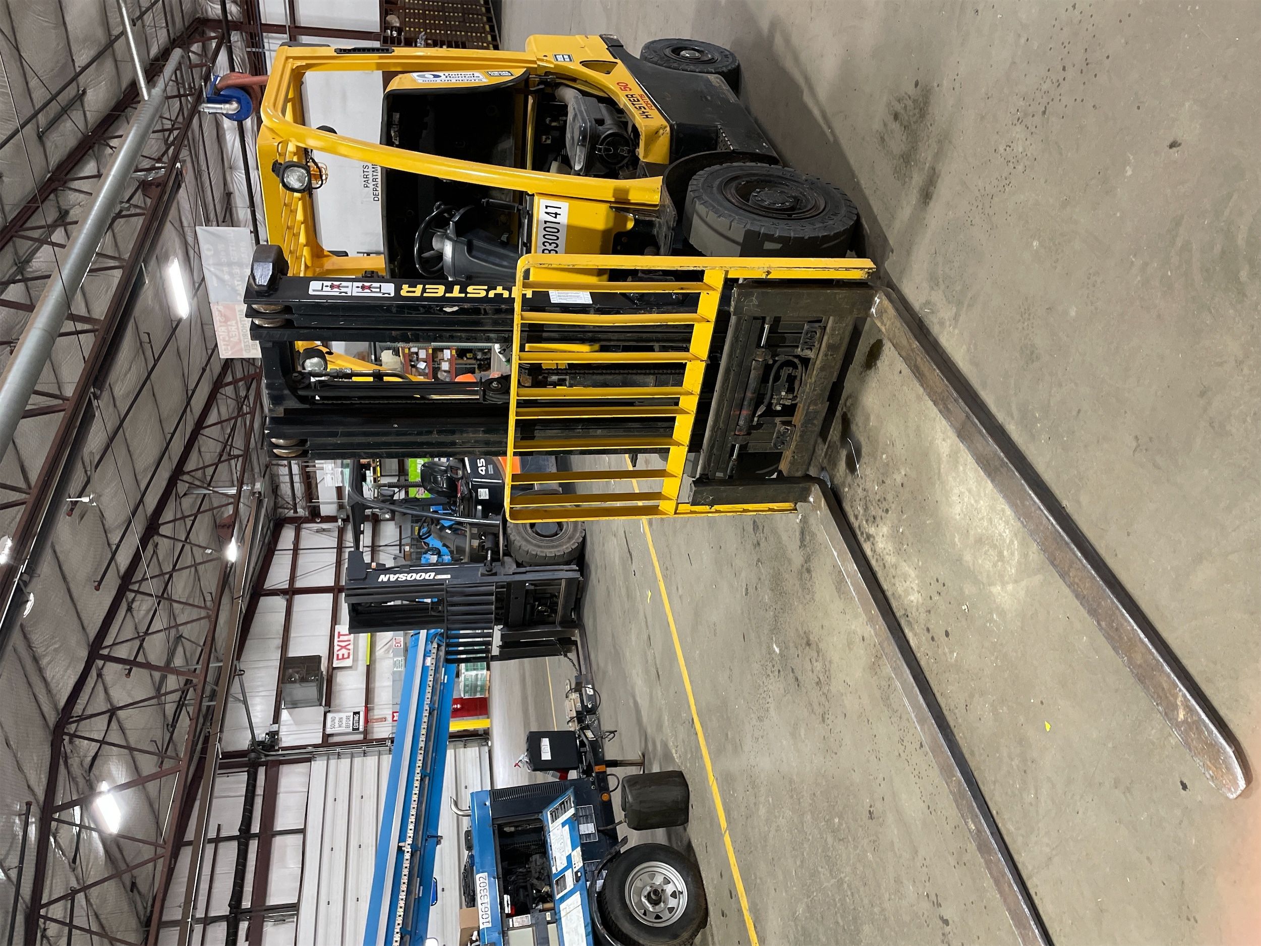 Used HYSTER Heavy Equipment for sale - Boom & Bucket