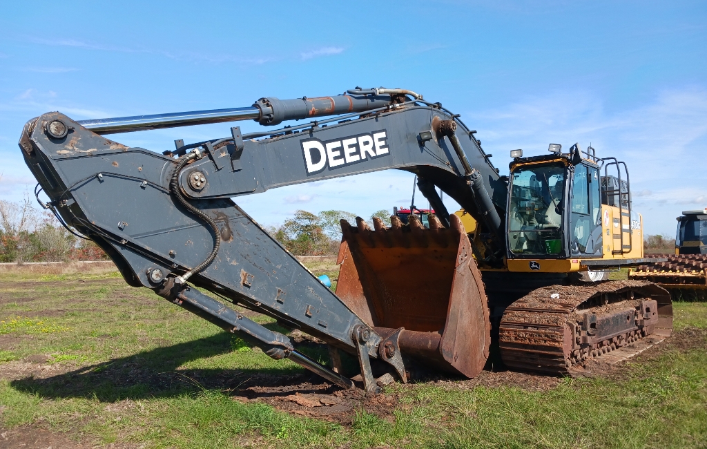Used John Deere Heavy Equipment for sale - Boom & Bucket