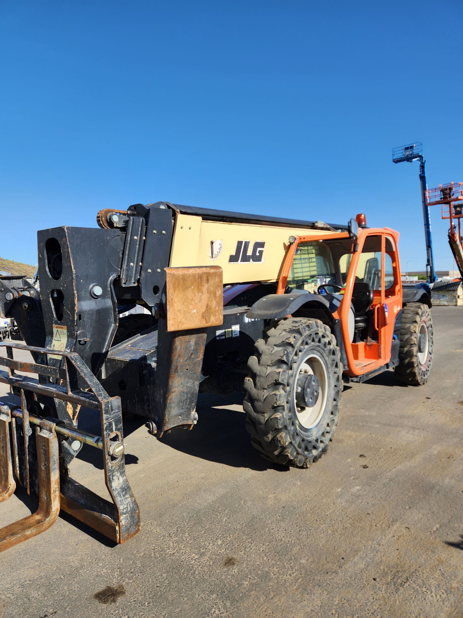 Used Telehandlers for sale in Arizona - Boom & Bucket