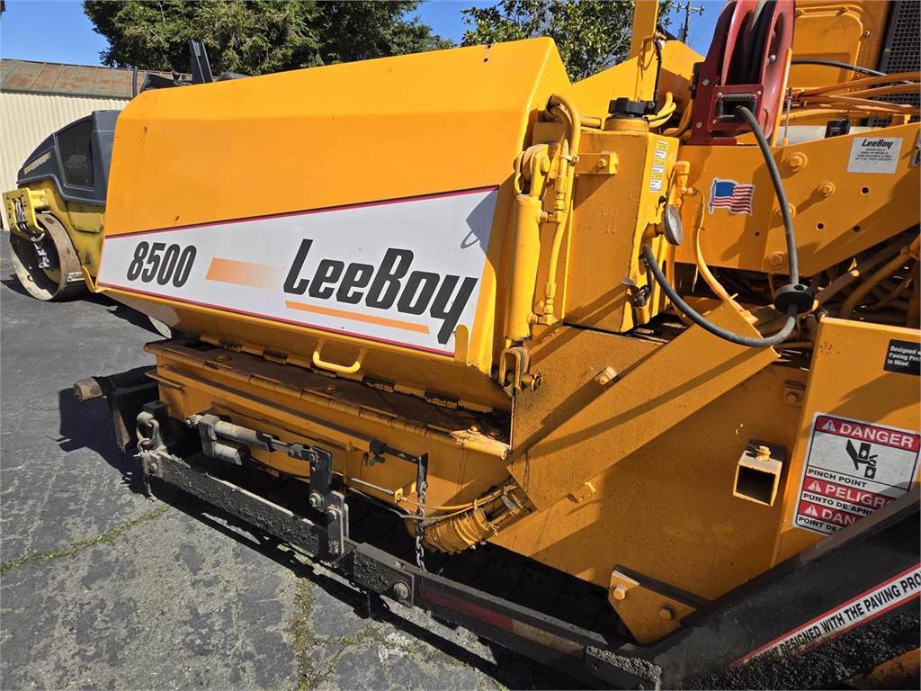 Used LeeBoy Heavy Equipment for sale - Boom & Bucket