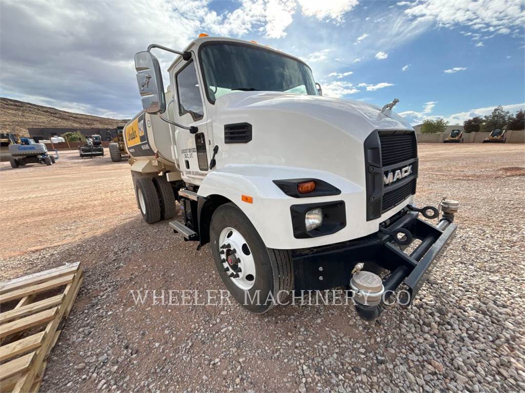 Used Mack Heavy Equipment for sale - Boom & Bucket