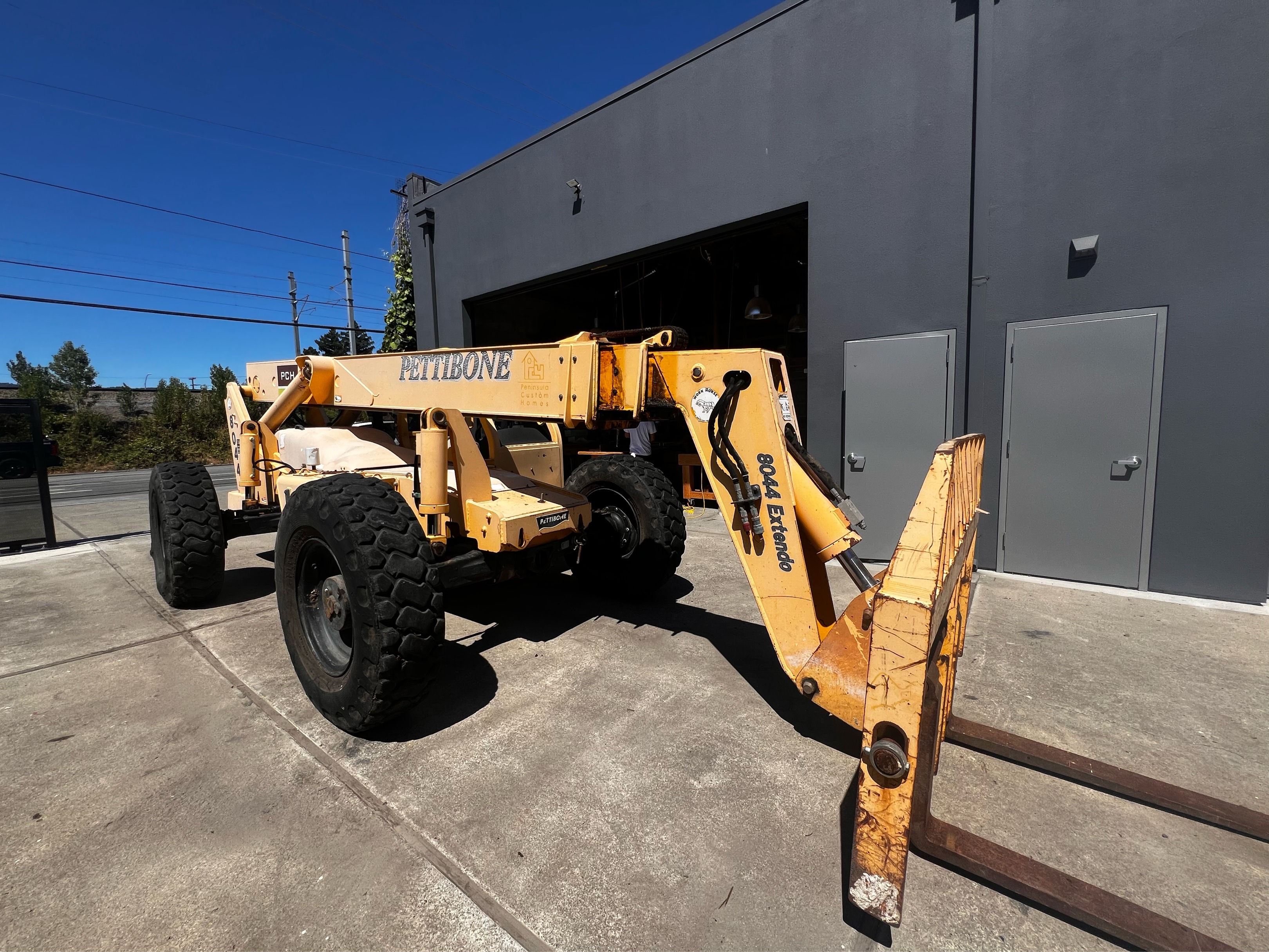 Used Heavy Equipment Under 25k for sale - Boom & Bucket