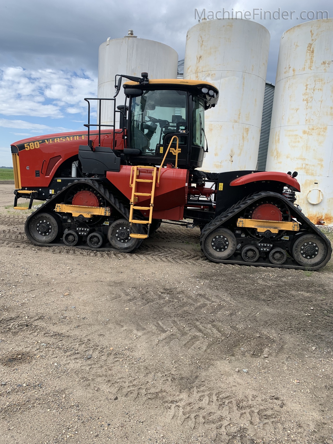 Used Versatile Heavy Equipment for sale - Boom & Bucket