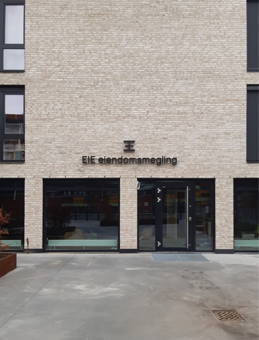 EIE - brand identity, guideline and assets.
