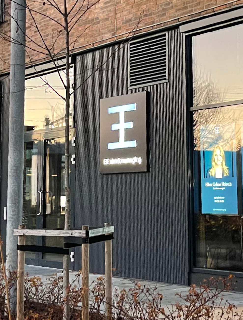 EIE - brand identity, guideline and assets.