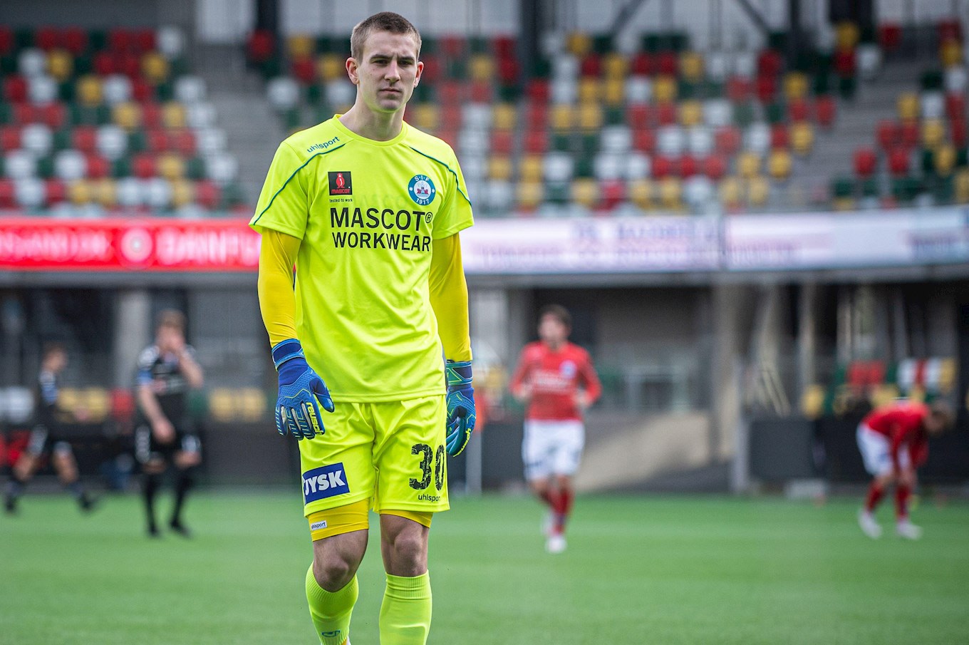 Fin Stevens: "It's good to play in different positions" | Brentford FC